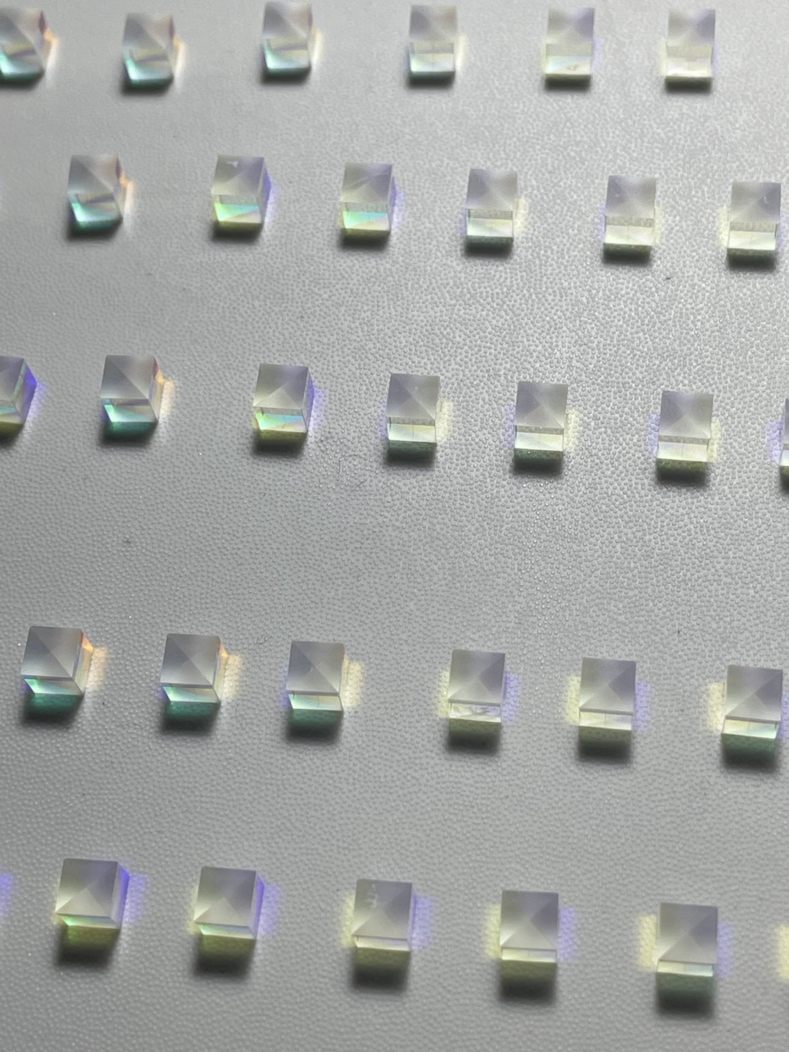 4mm X-cubes - Sinoptix | Optical components