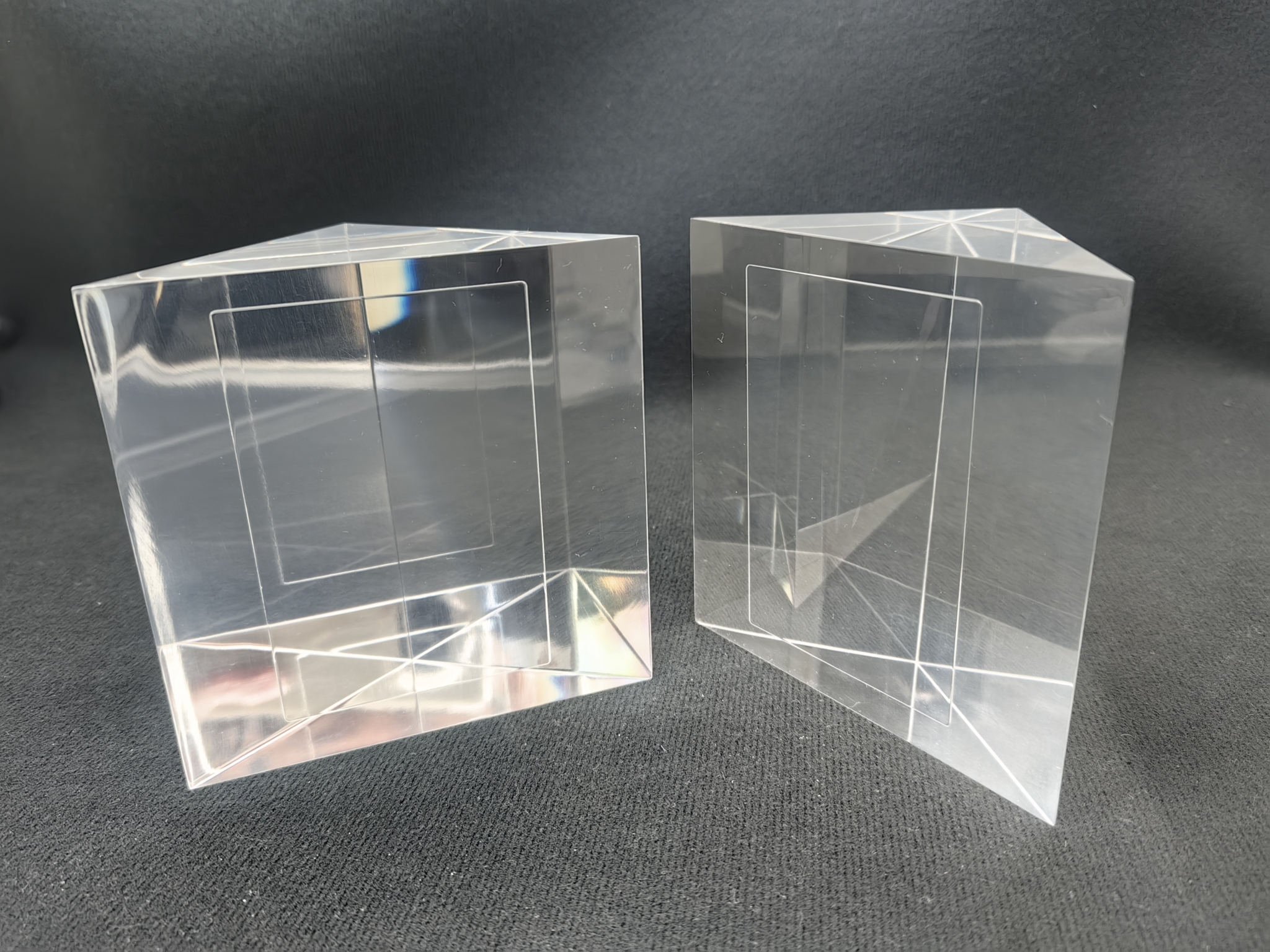 Plastic prism - Sinoptix | Optical components